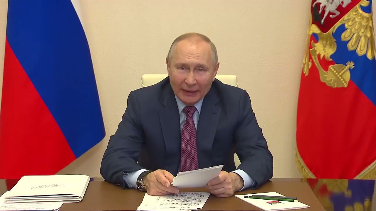 Президент России Владимир Путин провёл встречу с представителями деловых кругов Италии