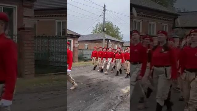 Парад перед домом ветерана