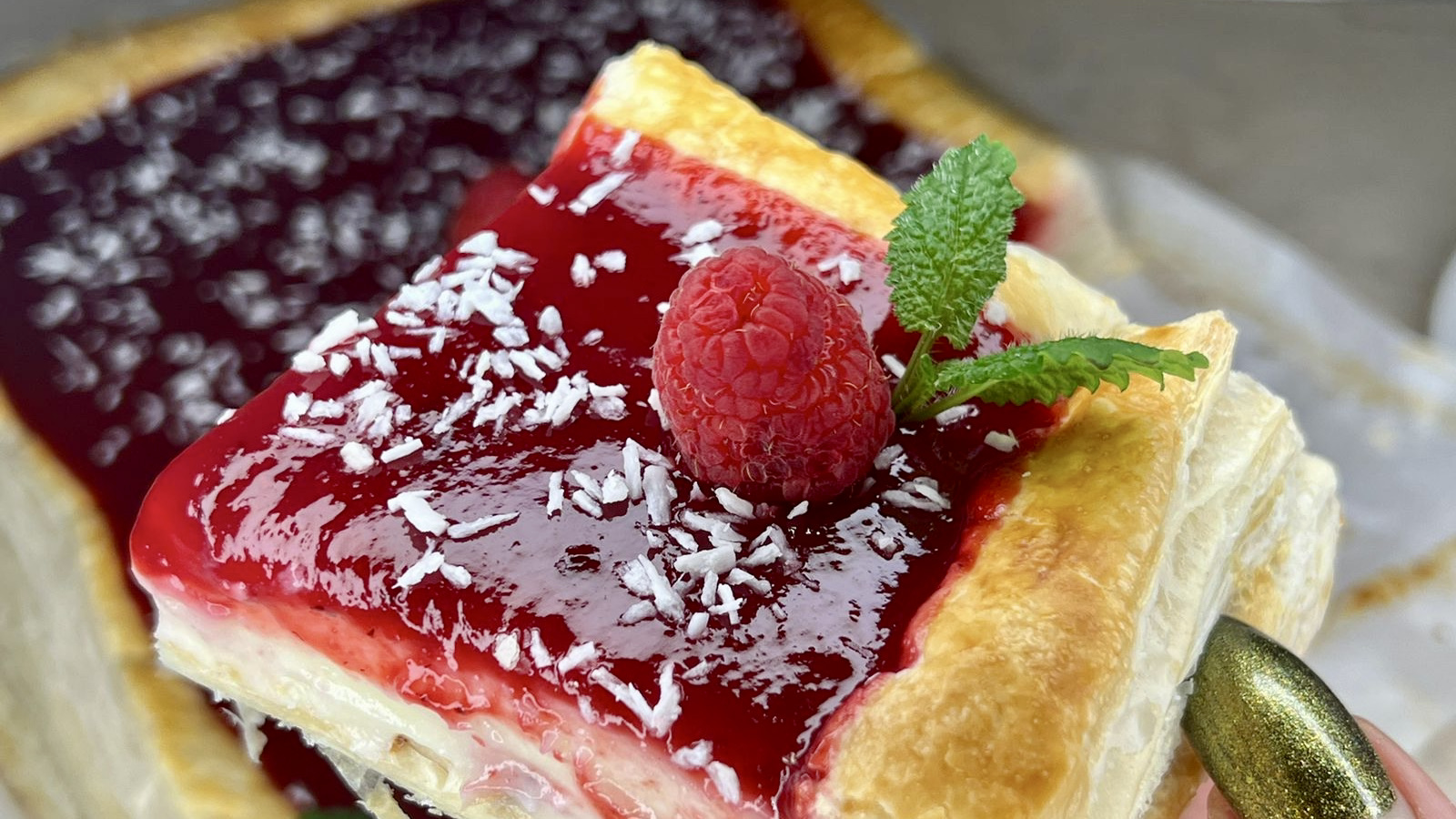 Кокосовый тарт с малиной ?