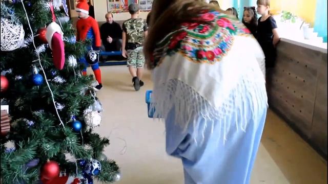 Игра "Бумажные снежки"