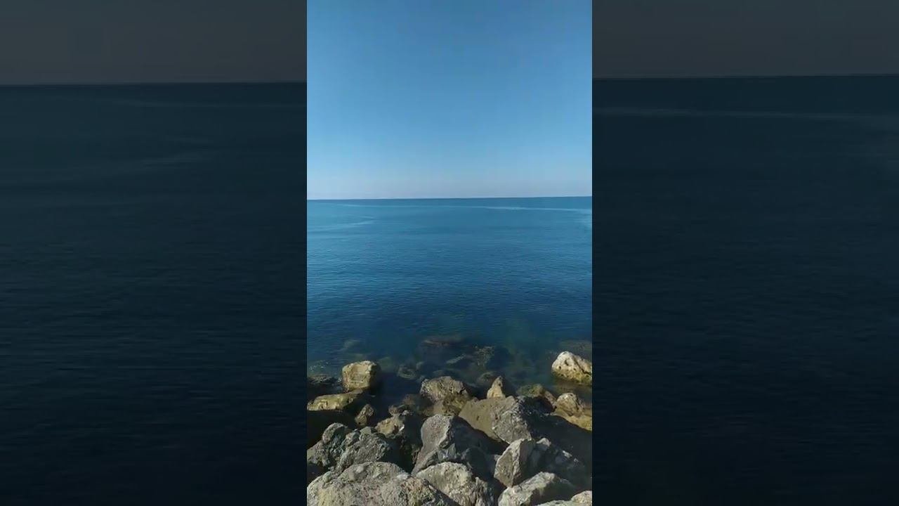 Новомихайловский 21 июля 2022. Обзор на море и пляж от яхт-клуба.