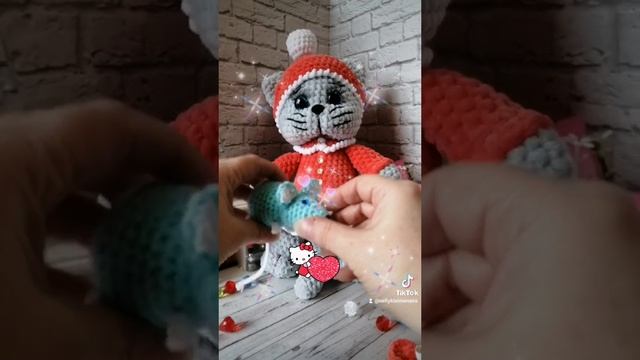 Обзор Кошечка с мышкой амигуруми ручной работы 36 см.