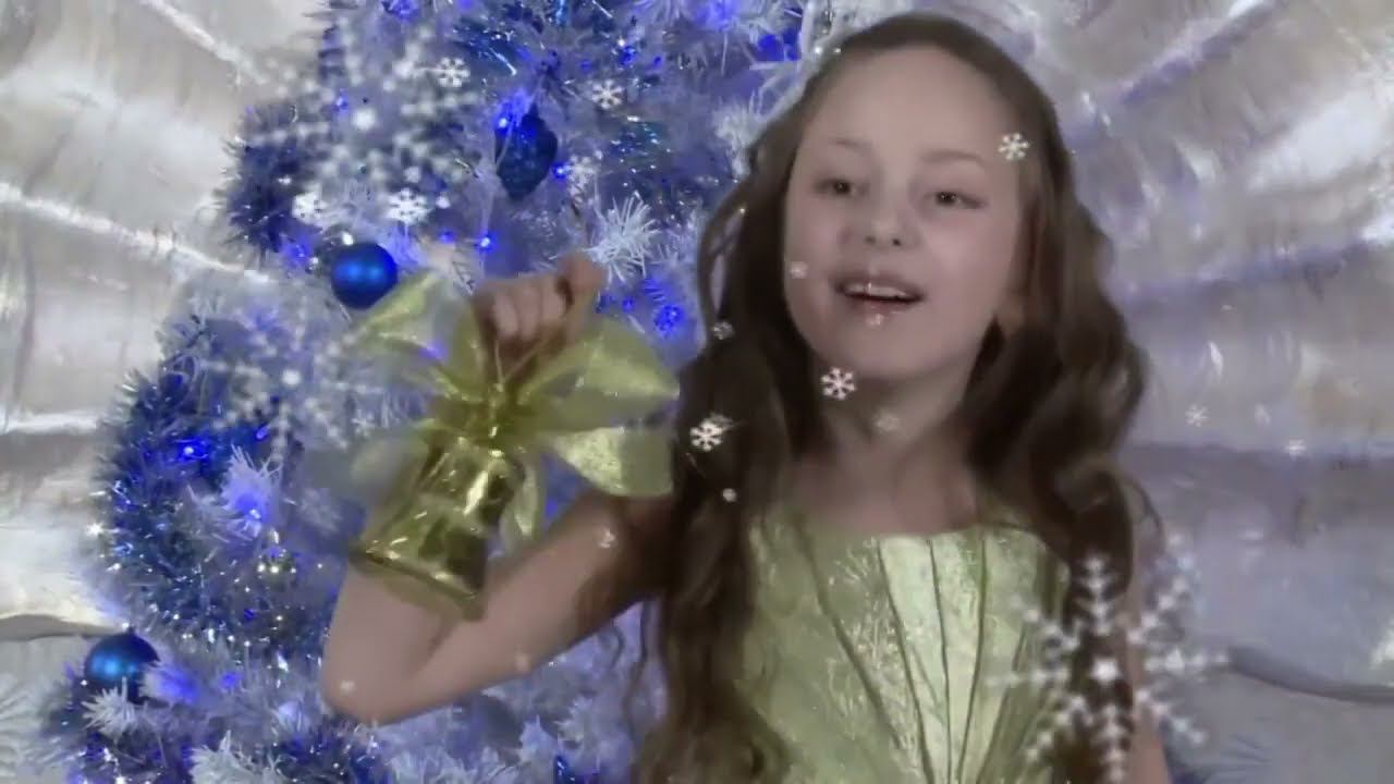 Сестры Анастасия и Милена Левченко (Попазогло) - Новый год в Гагаузии 2015