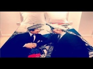 Берлускони подарил Путину на день рождения пододеяльник