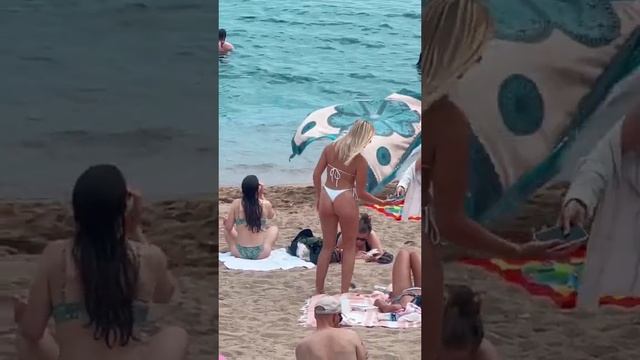 солнечный пляж у моря