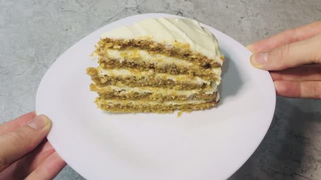 Морковный торт - десерт, который понравится и детям, и взрослым. Морковь практически не чувствуется
