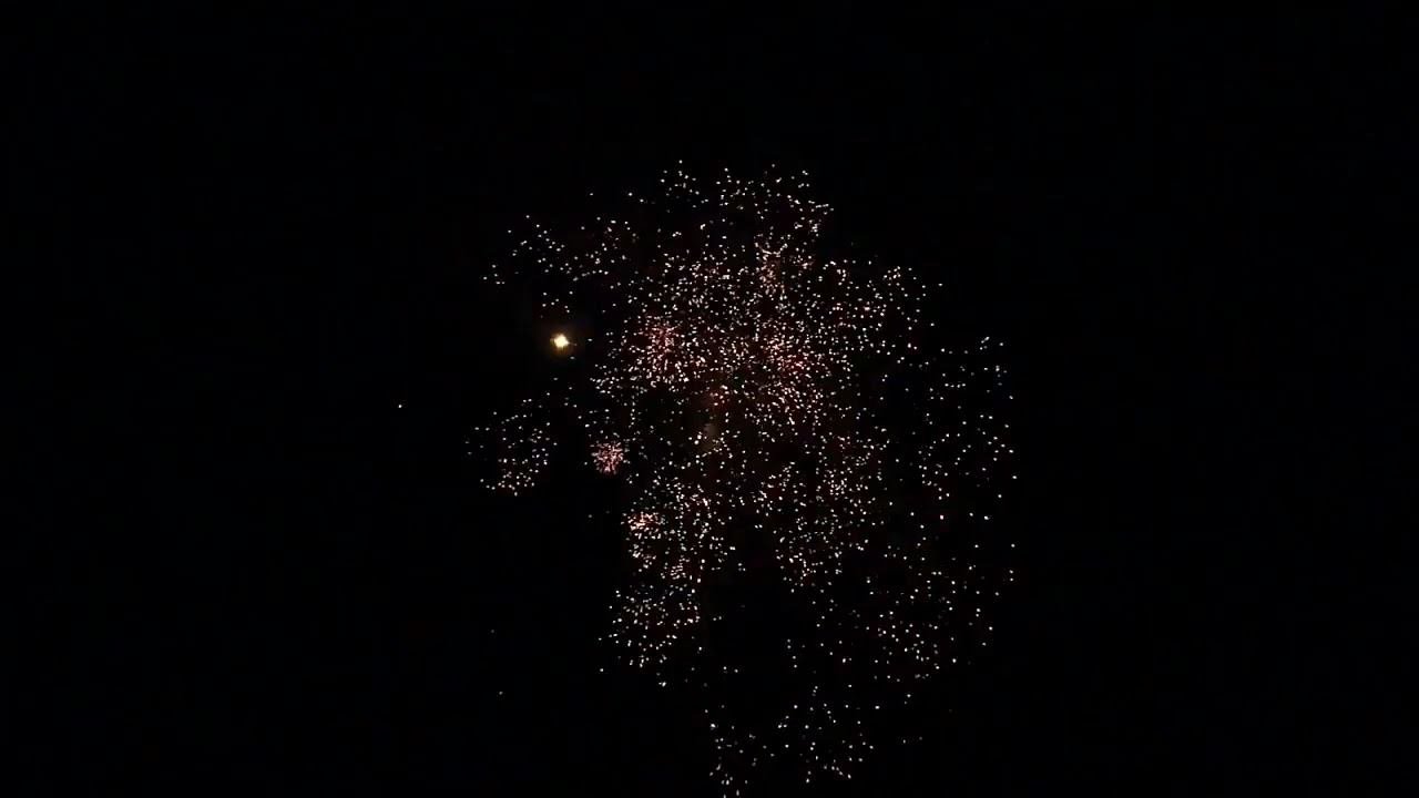 Салют "Страна Чудес" ( 19 залпов, калибр 1.2)