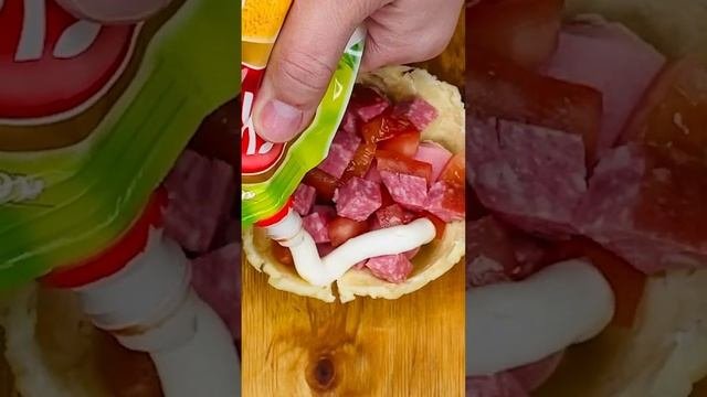 Сырная минипицца в микроволновке за 5 минут на завтрак #рецепты #вкусно #вкуснаяеда