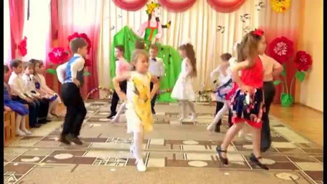 Веселая полька в детском саду.mp4