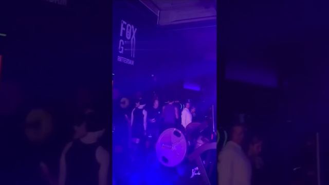 Когда шёл в качалку, а попал на рейв ? #мем #юмор #смех #ржач #прикол #мемас #ржака #приколюха #ржу
