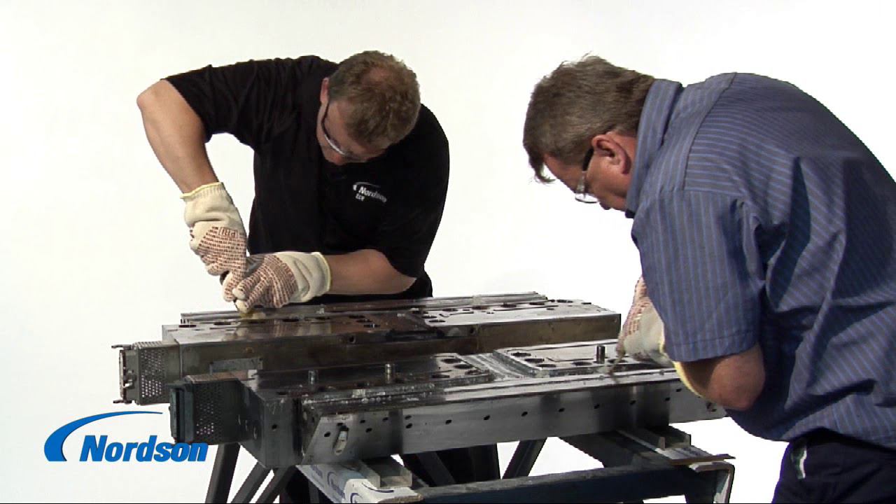 Разборки и чистка фильеры Nordson EDI