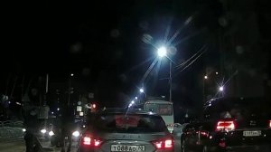 Пьяный пешеход упал под колеса