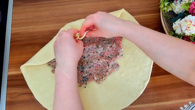 ПИРОГ НА КЕФИРЕ с мясом. ОЧЕНЬ ВКУСНЫЙ С ХРУСТЯЩИМ ТЕСТОМ И СОЧНОЙ НАЧИНКОЙ