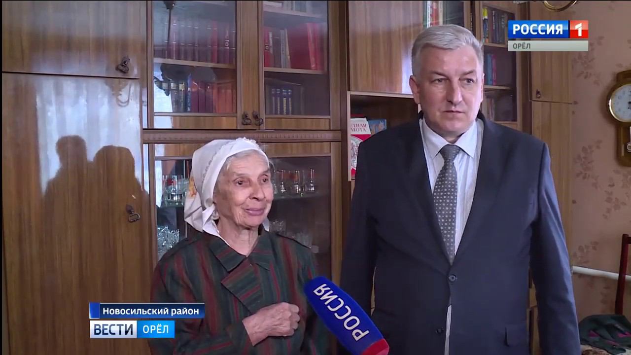 Андрей Шишкин помог жительнице Новосильского района Орловской области установить цифровую приставку