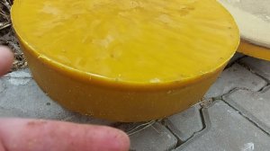 Перетопка старых и негодных пчелинных сот