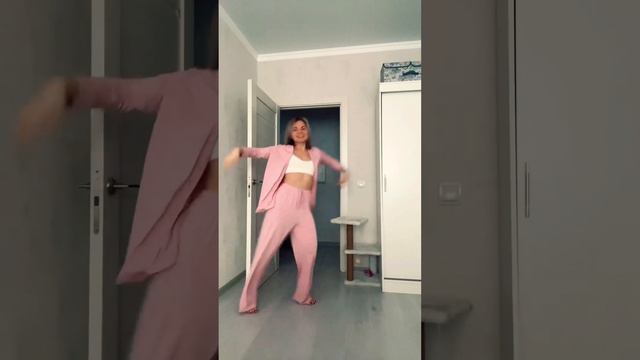 Если ваша девушка опаздывает, значит она просто танцует 🤗