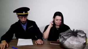 Девушка и эппл пэй