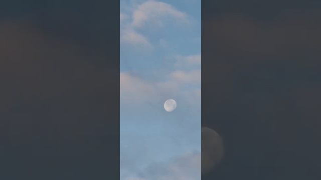 Загадочная Луна близко