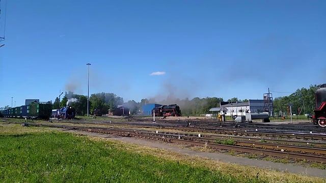 Перед отправлением "Рускеальского экспресса"