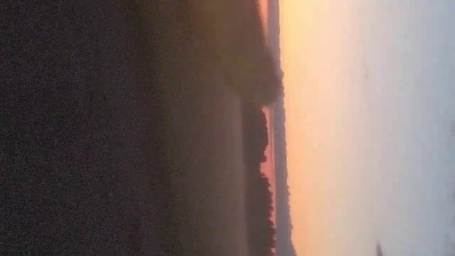 небо в виде флага России.mp4