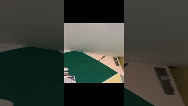 Нестандартный скрытый карниз в натяжном потолке