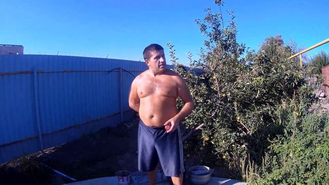 Жонглирую яблоками.