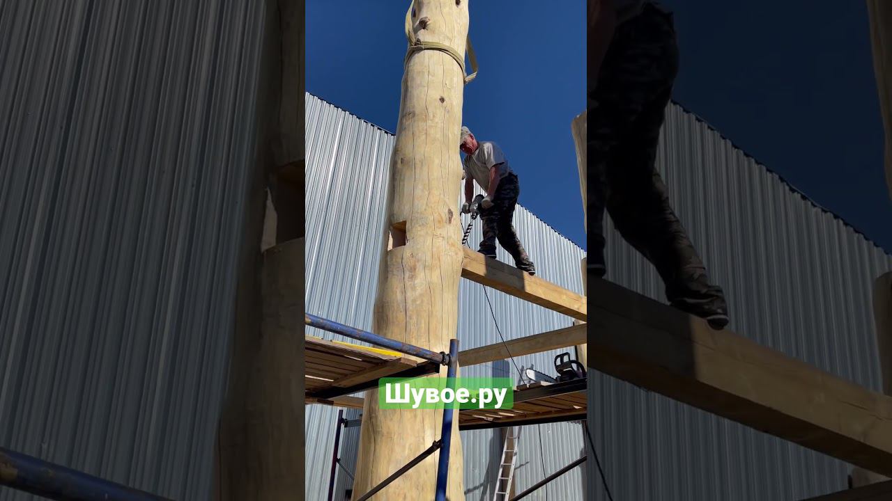Сруб из больших бревен.
