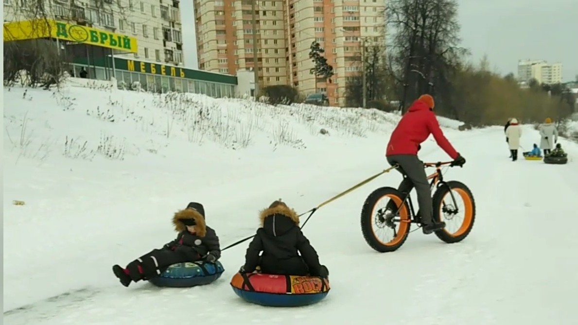 фэтбайк и два тюбинга