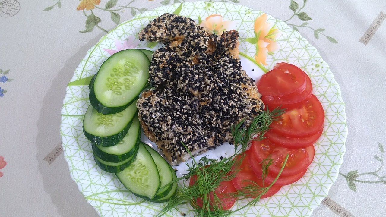 Шницель куриный по азиатски, с кунжутом .Красиво и очень вкусно.