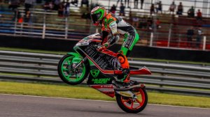 СТРИМ. Настоящий гонщик MOTOGP у меня дома