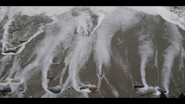 клип СИЛЬНЫЙ шторм чёрное море в январе - Лазаревское, Сочи