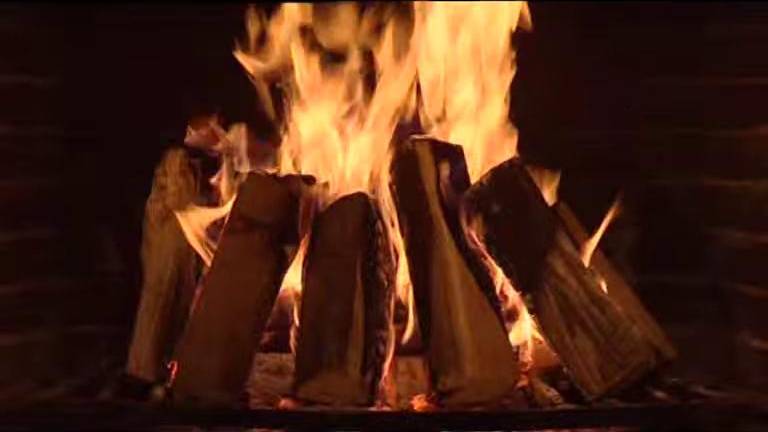 "Январь, у комелька" (из цикла "Времена года" Чайковского П. И.). Играет Дьяченко Марина Петровна.