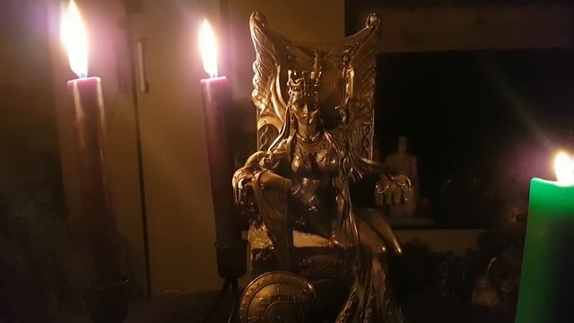 ВЕЛИКИЕ ХАНШИ...АМАЗОНКИ СТЕПЕЙ.... ИНГА ХОСРОЕВА . ВЕДЬМИНА ИЗБА ?