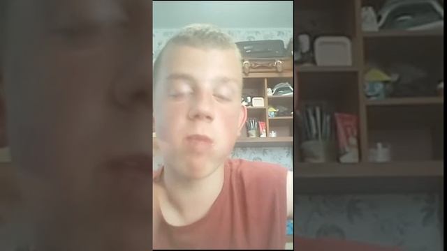 Я ем котлету с картошкой