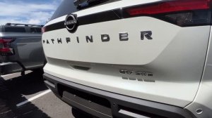 2022 Nissan Pathfinder Black Emblems