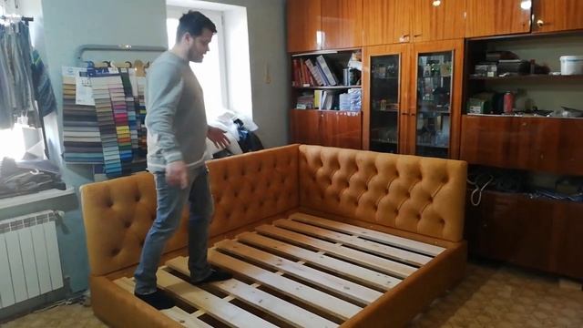 Каретная стяжка, кровать