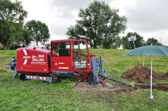 Работа установки ГНБ FORWARD RX33×120 в Нидерландах