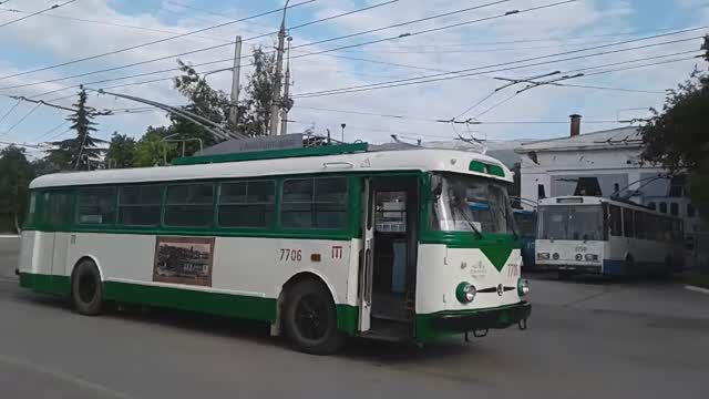 Крым, Алушта, троллейбусный парк, Skoda - 9TR 1980 года после ремонта.