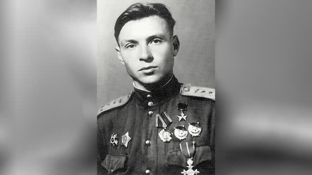 Летчик Евстигнеев
