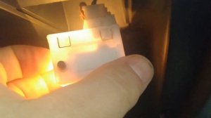 Снятие фонаря освещения бардачка и замена лампочки  на Фиат