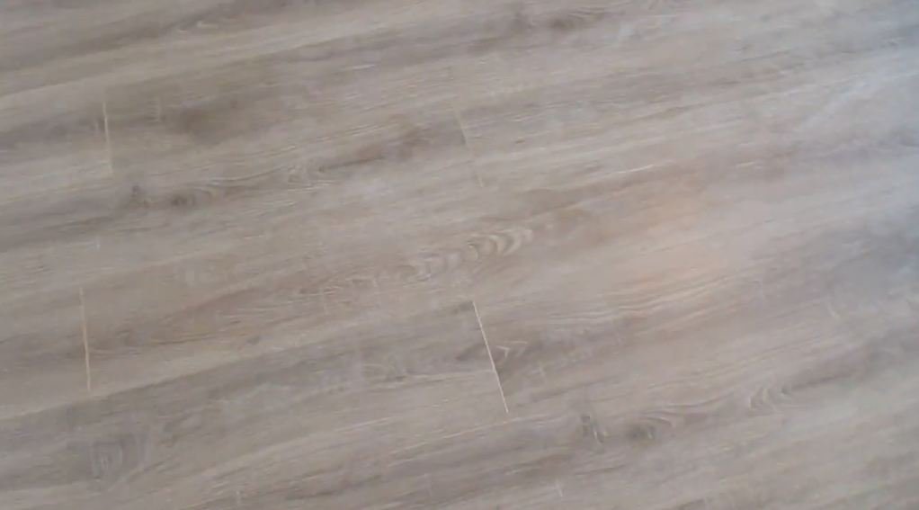 Красивая укладка ламината чередованием рядов