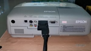 ขายโปรเจคเตอร์ รีวิวโปรเจคเตอร์ Epson EB-X6 ความสว่าง 2200 ลูเมนส์ Contrast 2000:1 ละเอียด 1024X768