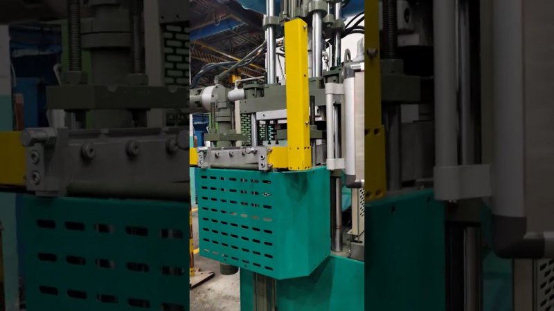 Запуск у клиента станка для литья резины и силикона, работа с закладными