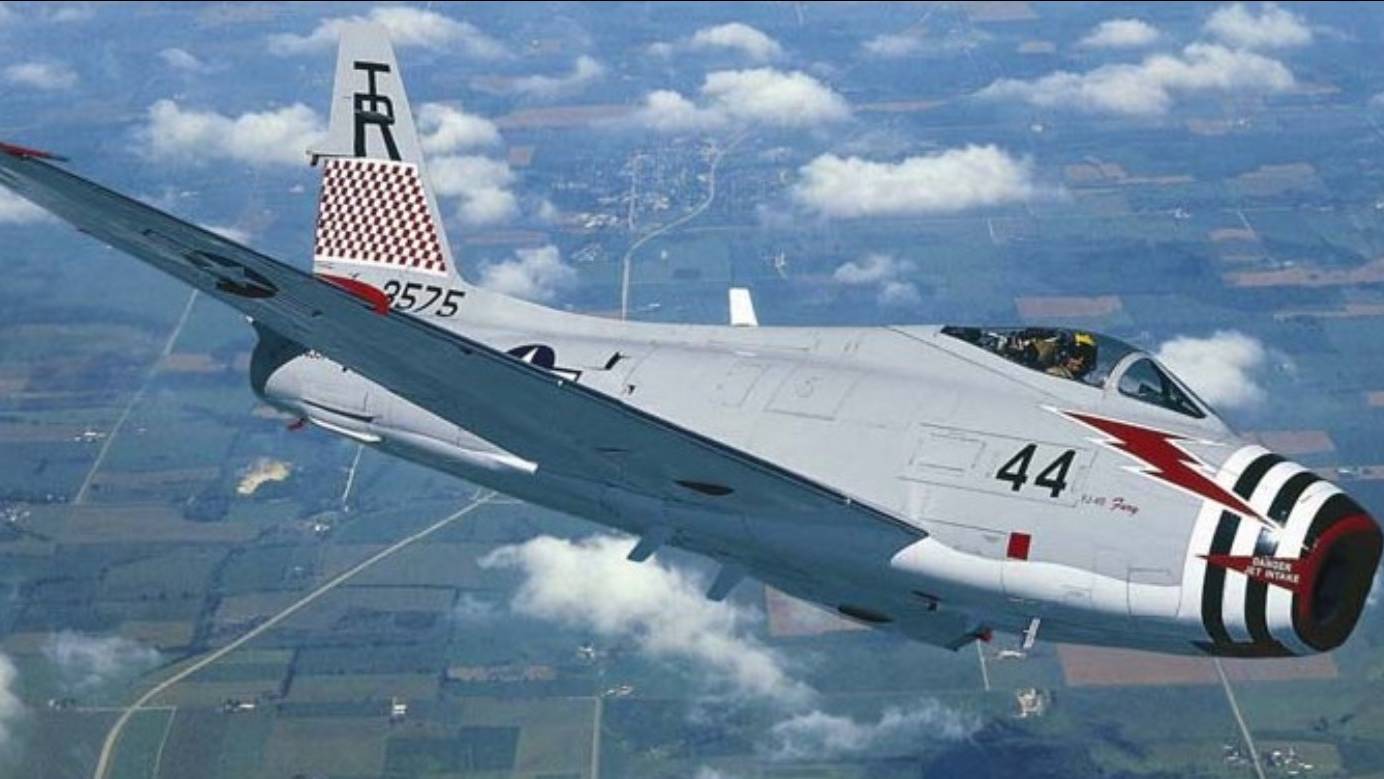 Американский FJ-2 4 Fury палубный истребитель