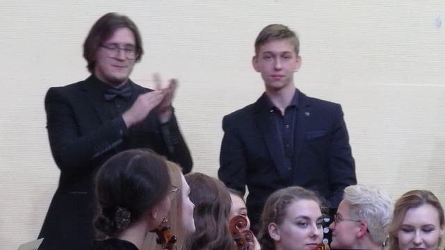 звучит оркестр под управлением николая кадыкова