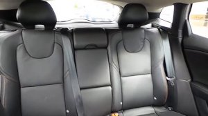151D3996 - 2015 Volvo V40 CROSS COUNTRY D2 SE 29,995
