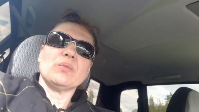В лес за сосновыми шишками для варенья!