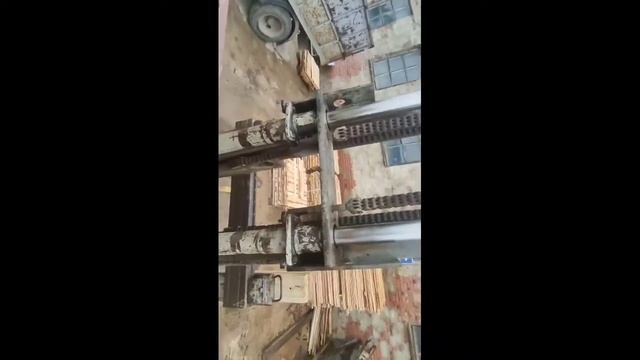 несинхронная работа цилиндров подъёма львовского погрузчика.mp4