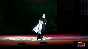 Cruella de Vil movie cosplay - I wanna be your dog _ Круэлла де Виль дефиле косплей ConВерсия 2023