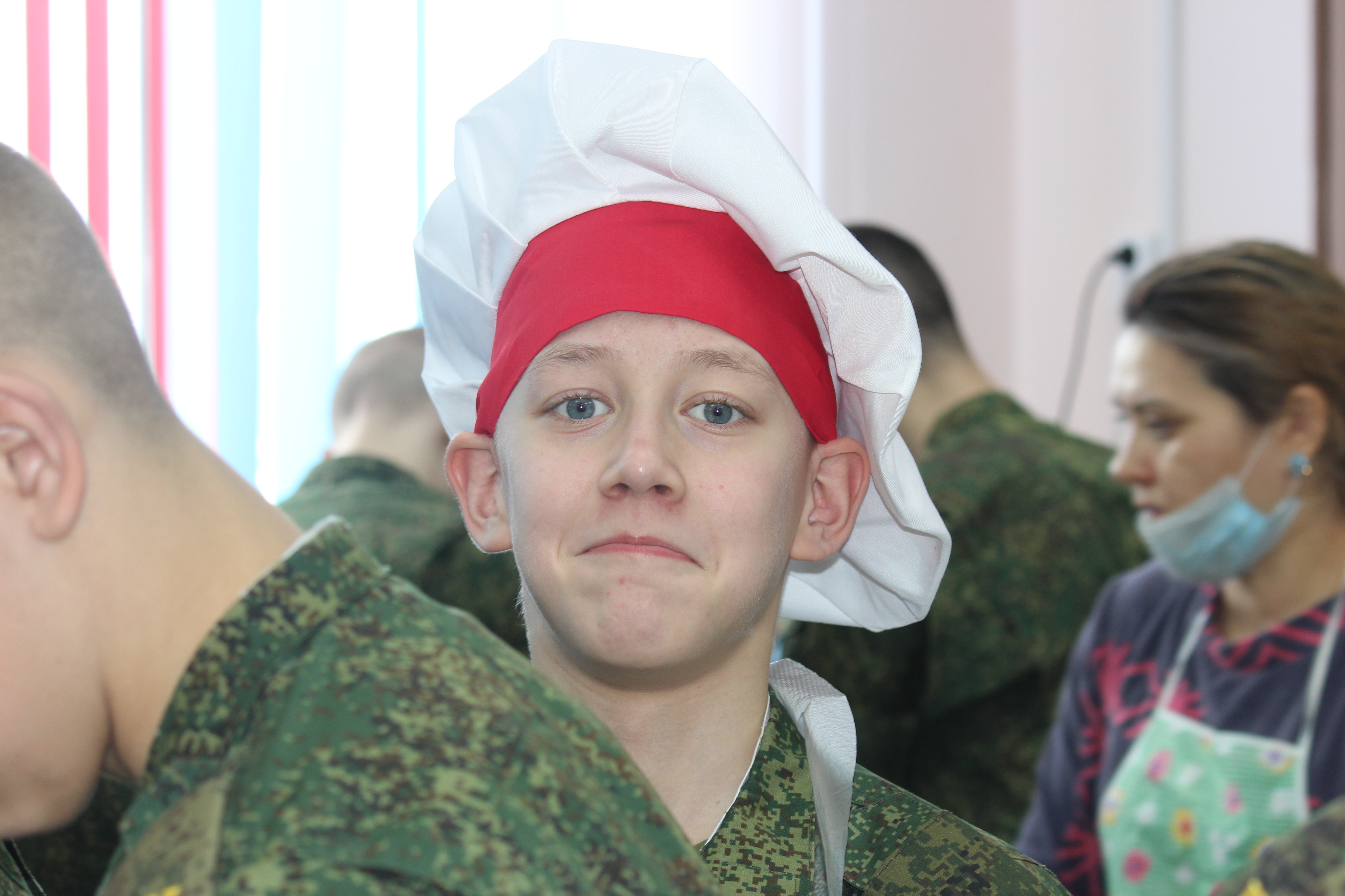 Кадеты 3 роты Уфимского кадетского корпуса тренят новую программу Плац-концерта.